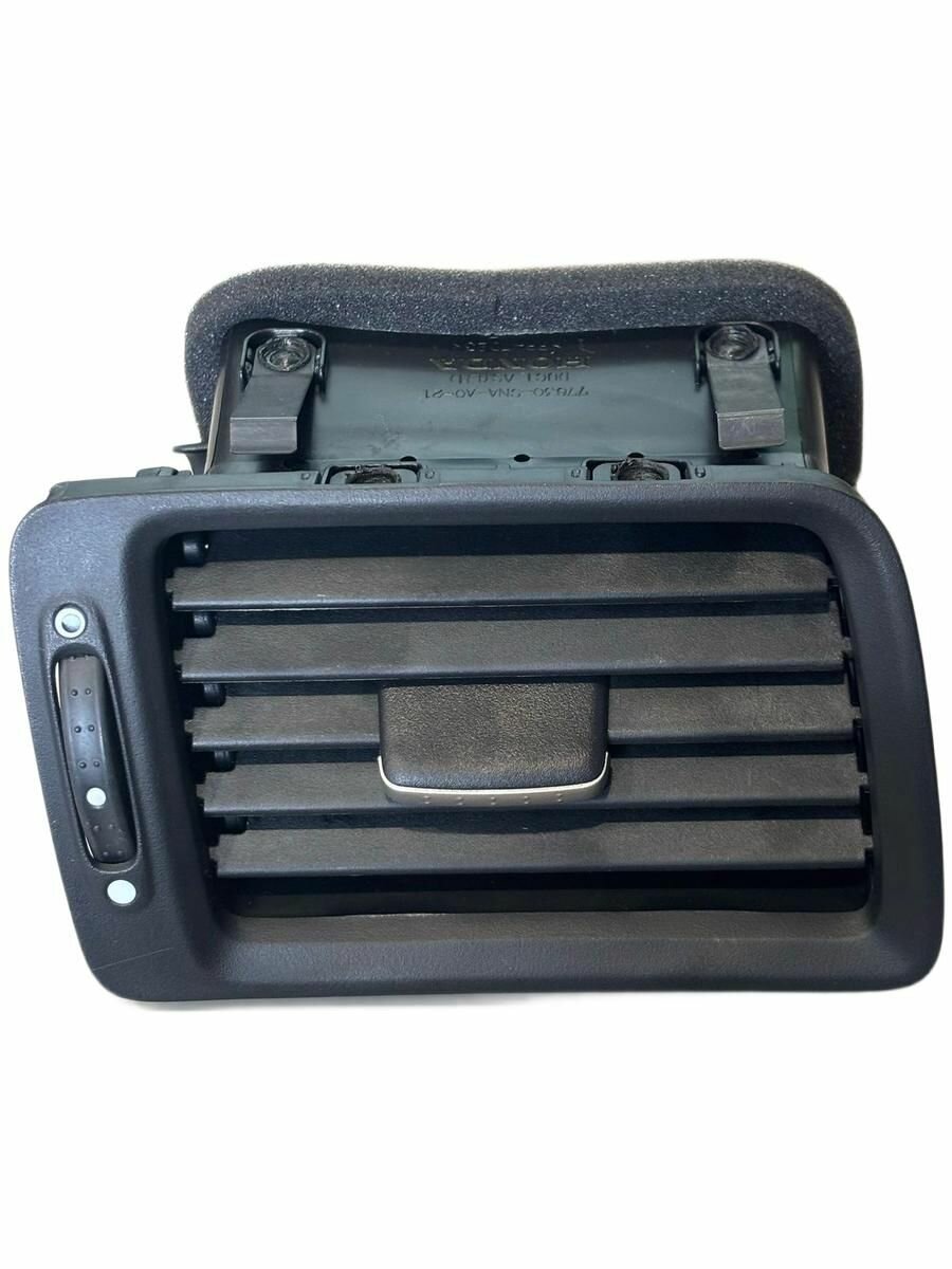 Правый дефлектор обдува в салон для Honda Civic VIII (4D седан) 2006-2012, модель LLCP — замена дефлектора