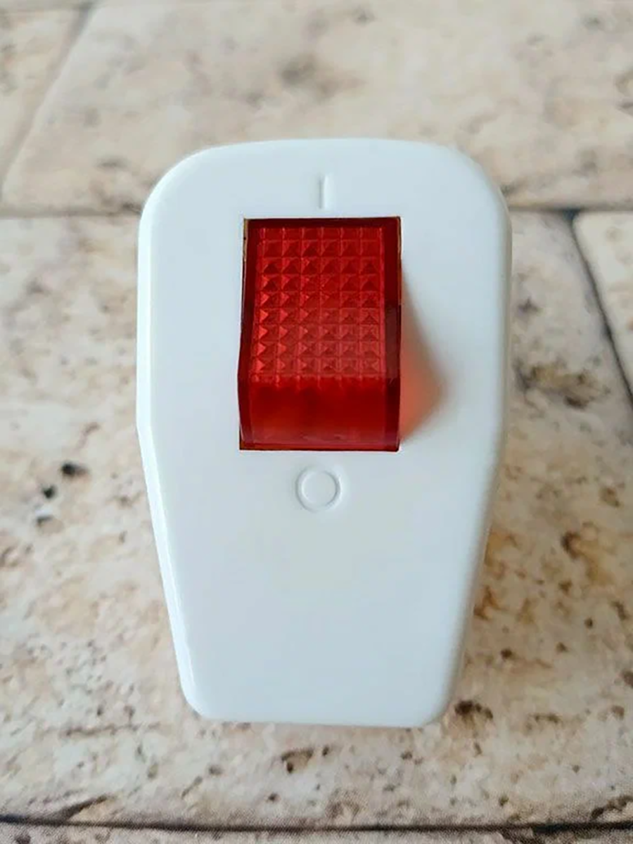 Вилка с выключателем и подсветкой с заземлением выключение приборов без съема вилки из розетки