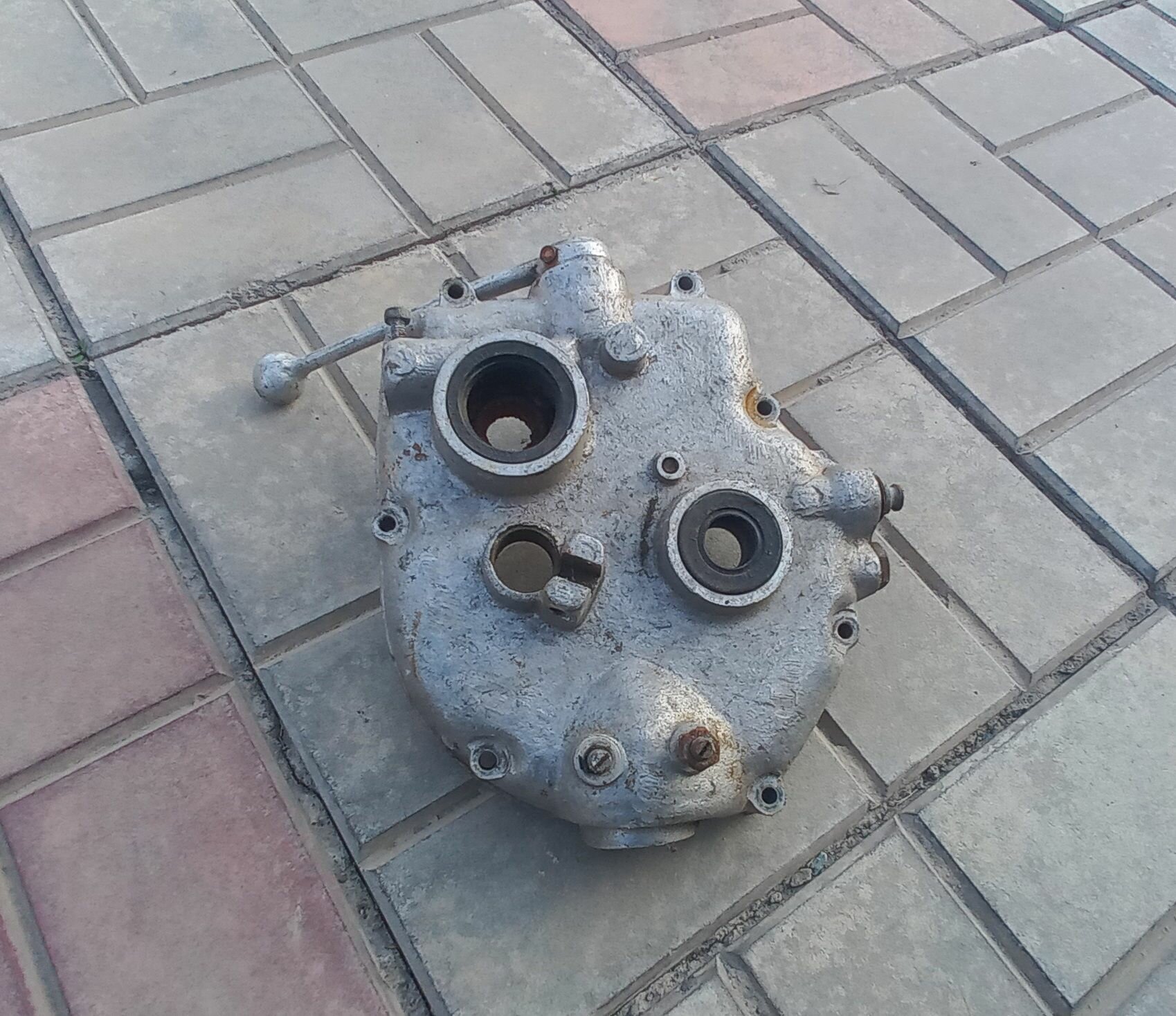 Крышка коробки Урал