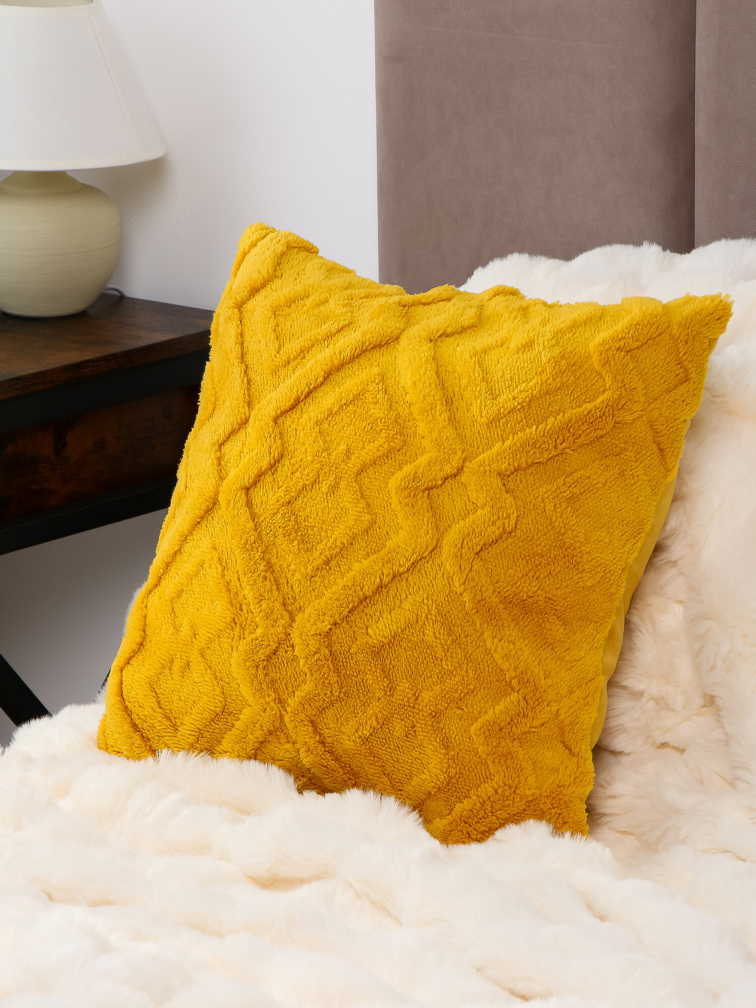 Наволочка декоративная Геометрия 45х45 см, горчичный чехол для подушки из полиэстера на молнии