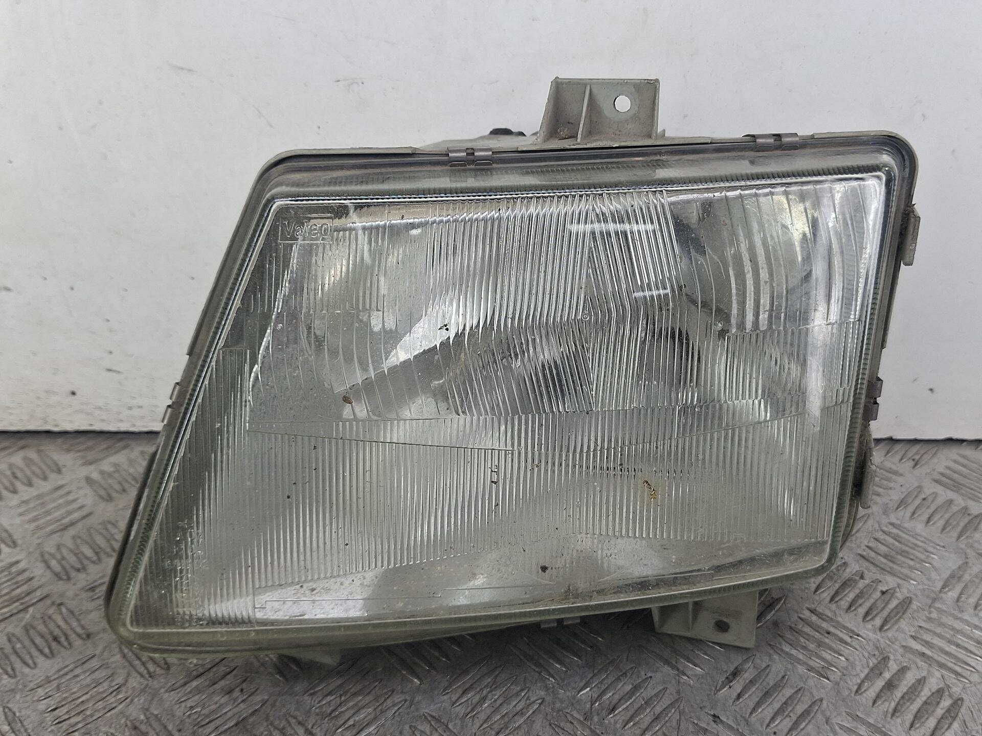 Фара левая Mercedes-Benz Vito W638 (1996 - 2003)