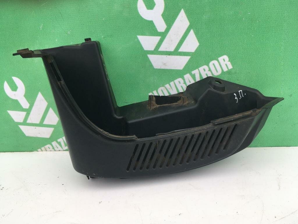 Накладка (кузов внутри) Fiat Stilo 02-07