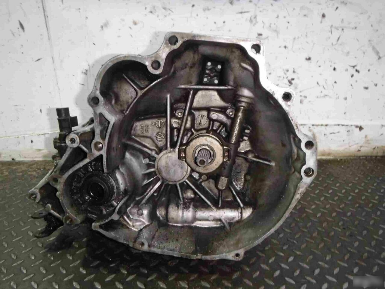 МКПП (механическая коробка переключения передач) Nissan Primera P11 (1995—2000) 320102J614