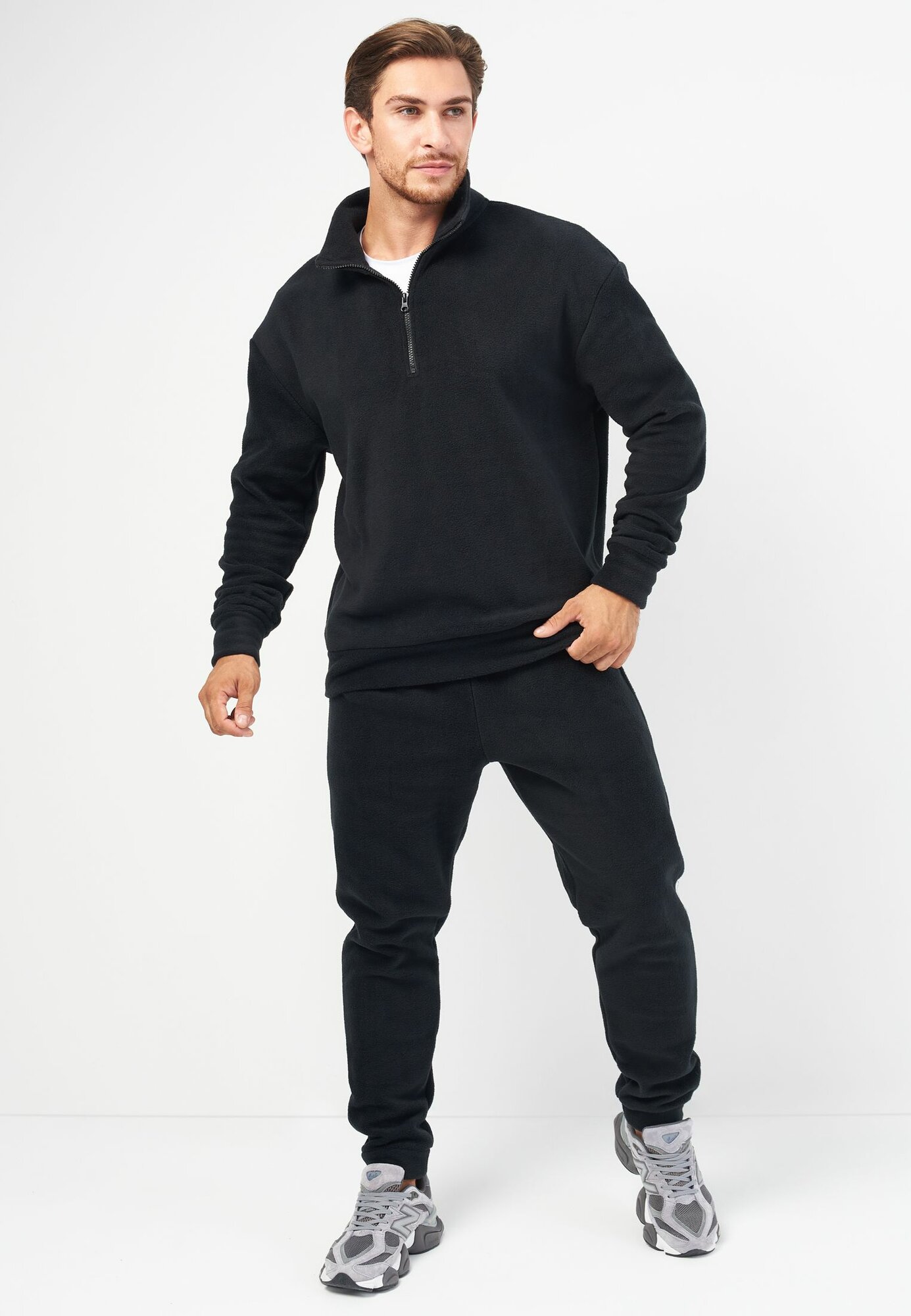 Костюм спортивный