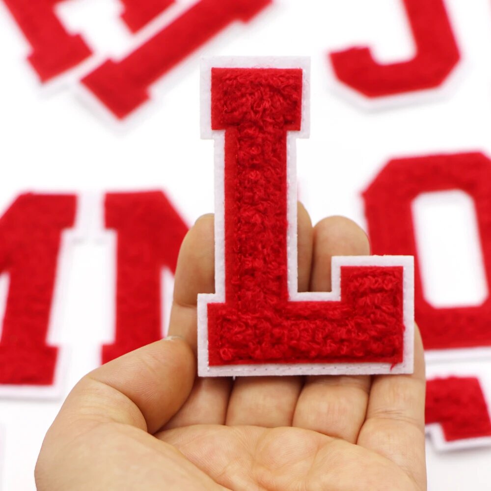 Термоклейкие нашивки с красными буквами для вышивки L