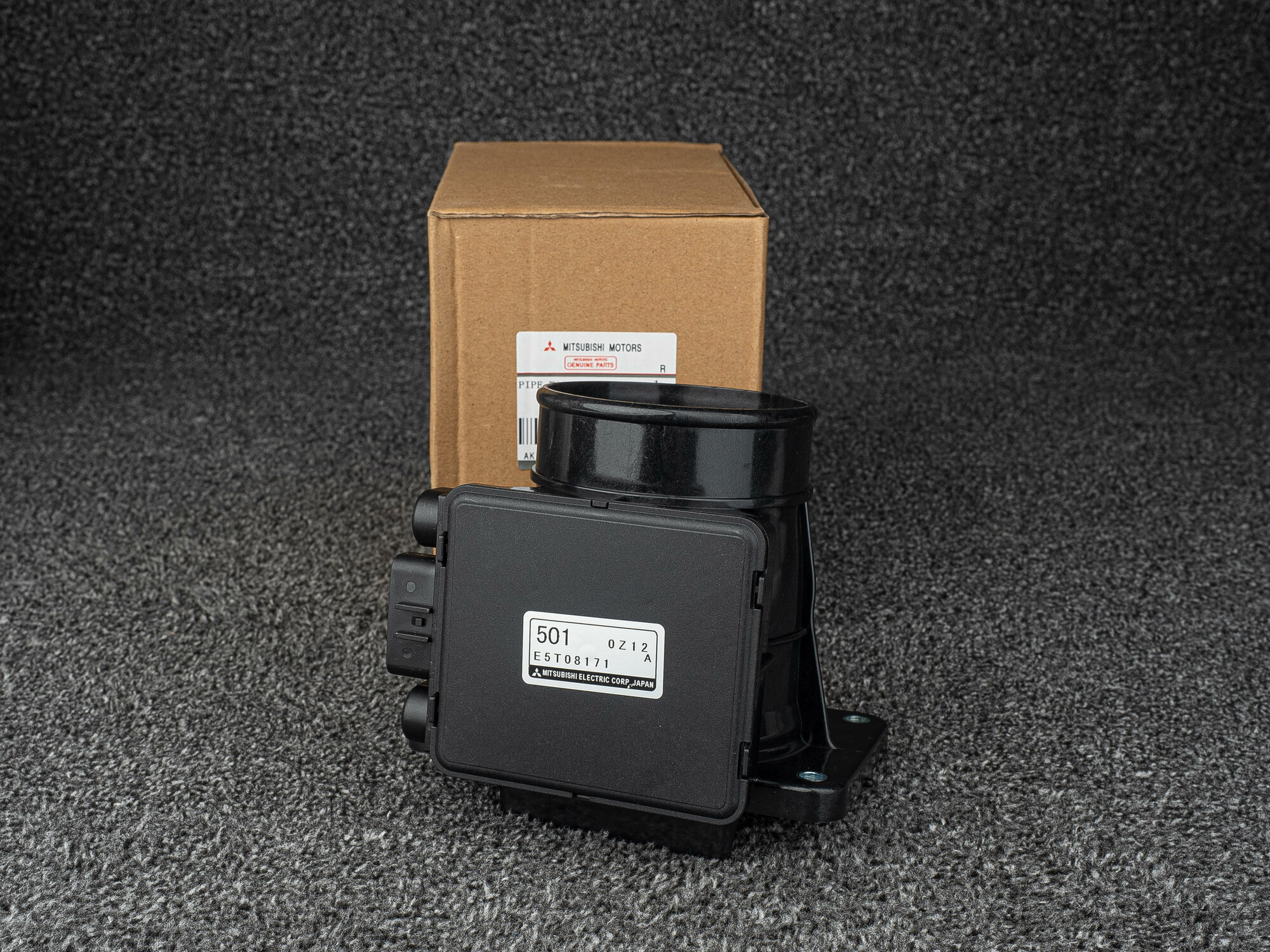 ДМРВ Датчик массового расхода воздуха Mitsubishi MD336501 Pajero Galant