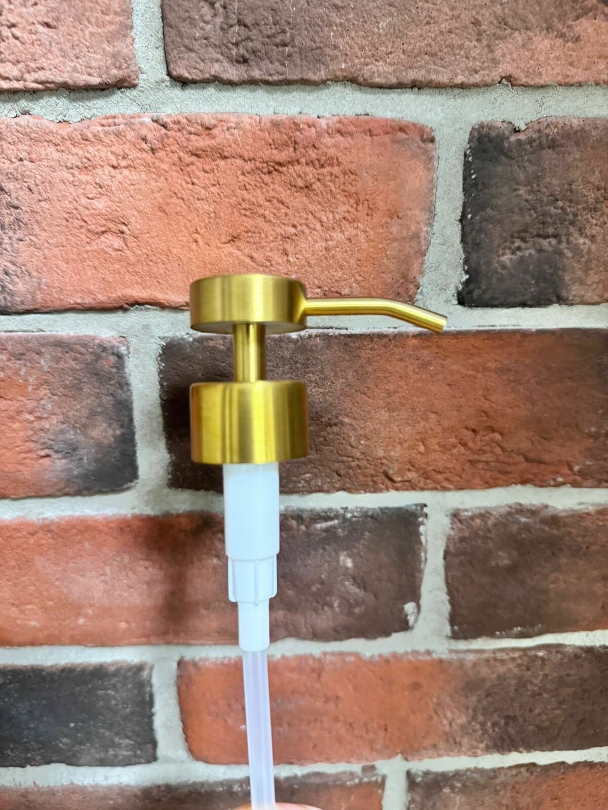 Помпа металлическая для диспенсера, дозатора для жидкого мыла тип 3 металл "Золото" 28мм