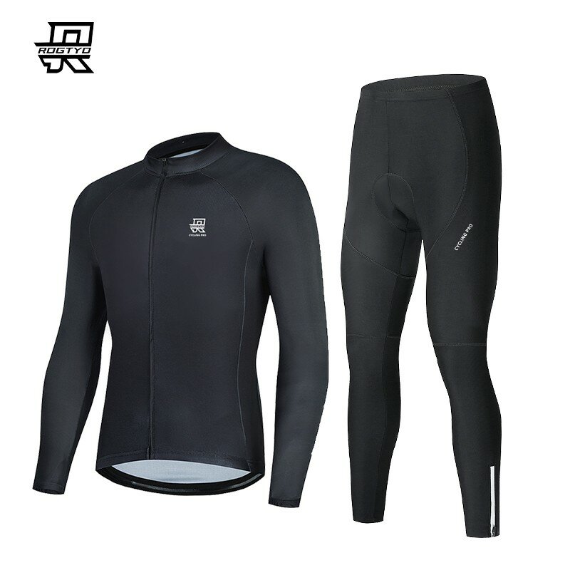 Костюм спортивный