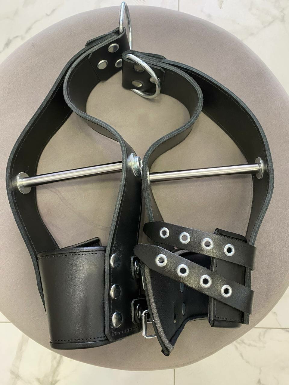 Кандалы-Наручники ZADO, унисекс, натуральная кожа, черные, с регулировкой, крепеж