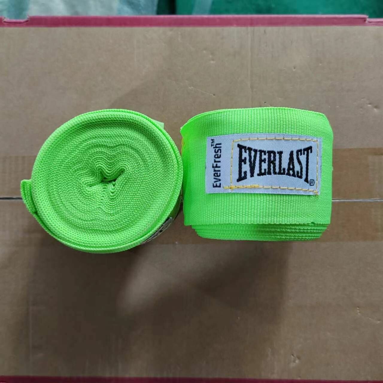 Бинты боксерские Everlast 4456WHT ручные _ длина 3 м / белые