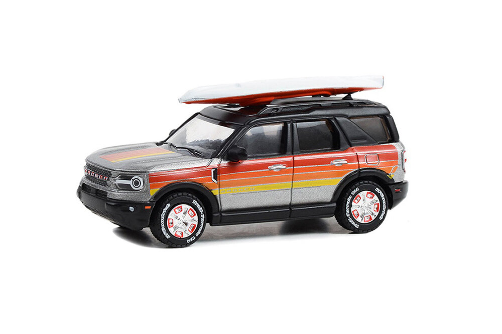 Ford bronco sport 4X4 5-ДВЕРЕЙ outer banks с каяком на крыше "free wheelin' bronco sport" 2022 (длина модели 6-10 см)