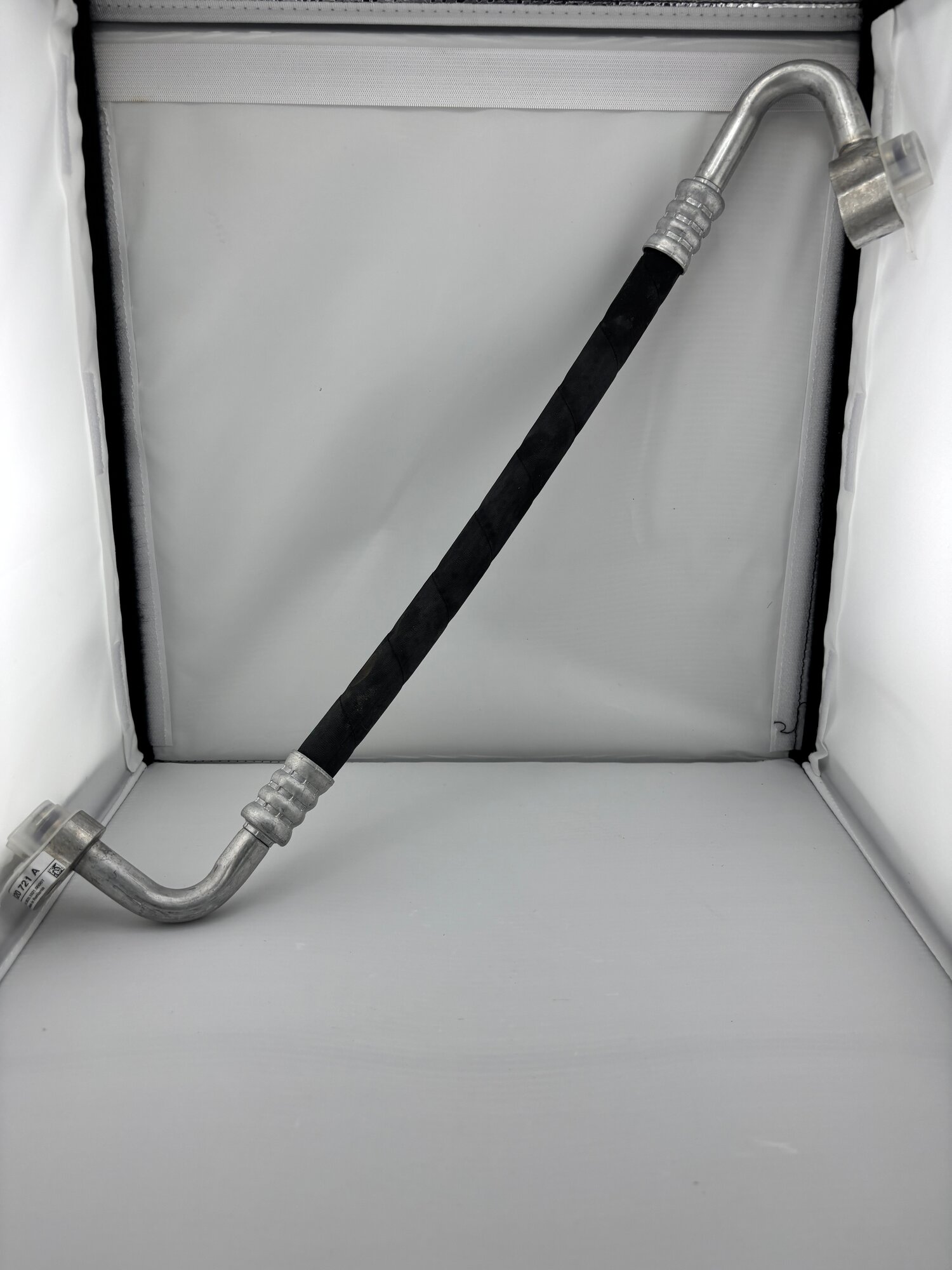 Трубка Кондиционера Volkswagen Polo Sedan 14- (От Радиатора К Компрессору) 6RU820721A оригинал