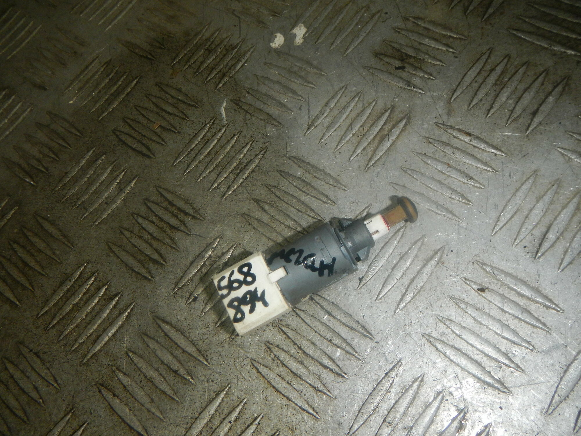 Б/У Датчик включения стопсигнала, Renault (Рено)-MEGANE II (02-09) RENAULT MEGANE II (02-09) Без видимых повреждений. 56...