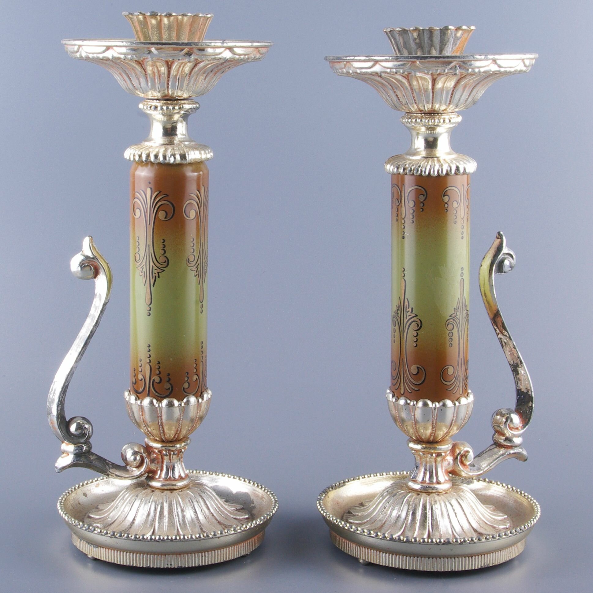 Винтажные парные подсвечники "Вензель". Металл, роспись. США, середина ХХ века