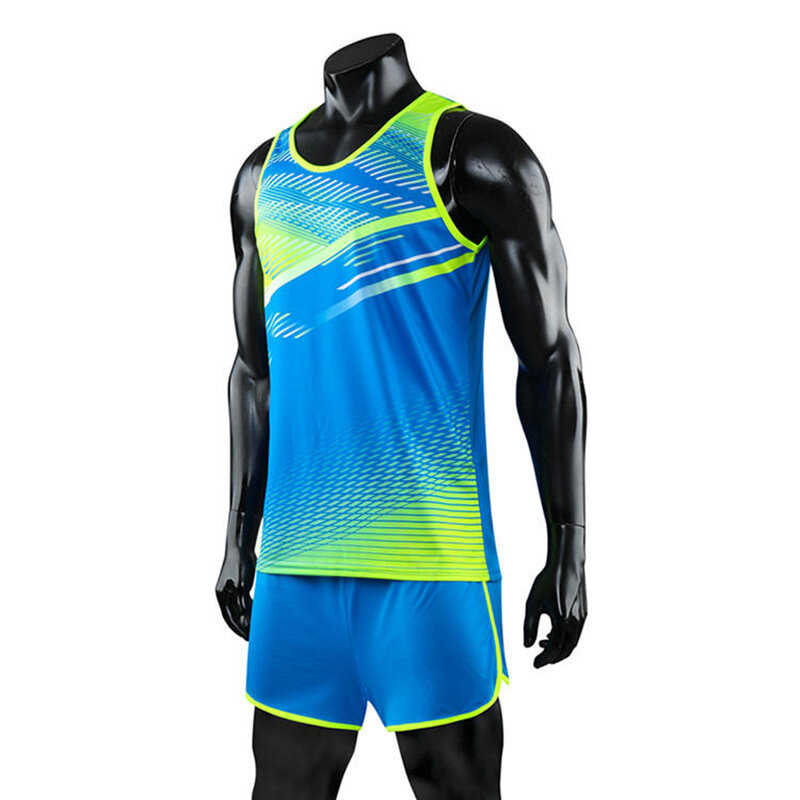 Костюм спортивный