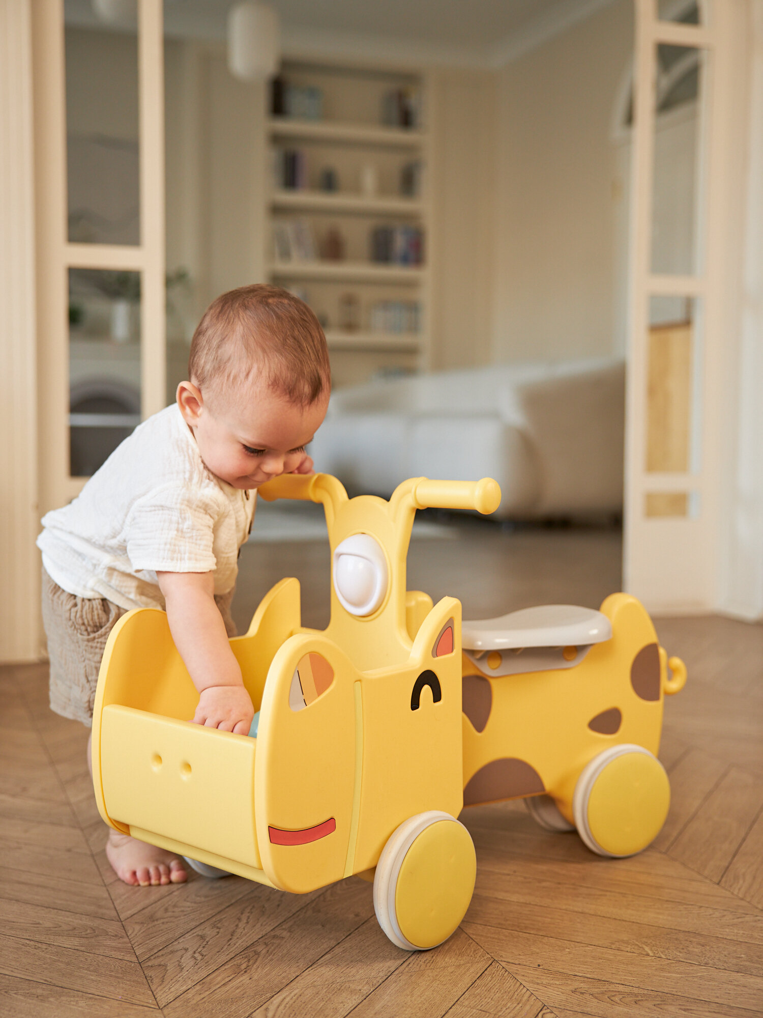 Машинка - каталка для детей с корзиной для игрушек UNIX Kids Hippo, для дома и улицы, от 1 года, 31х68x26 см, желтый