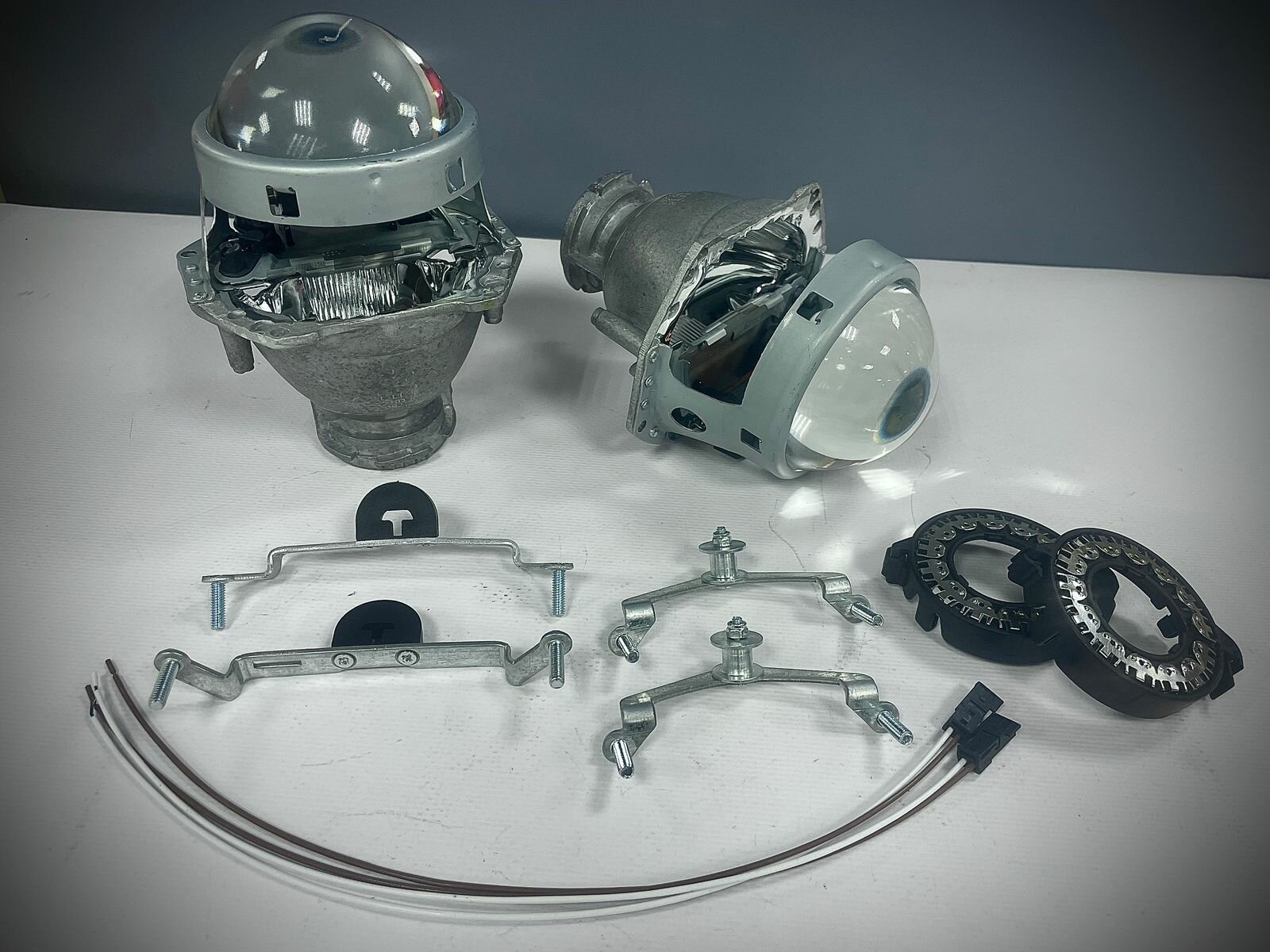 Ксеноновые линзы для Volkswagen Passat B6 2007-2010 AFS адптив