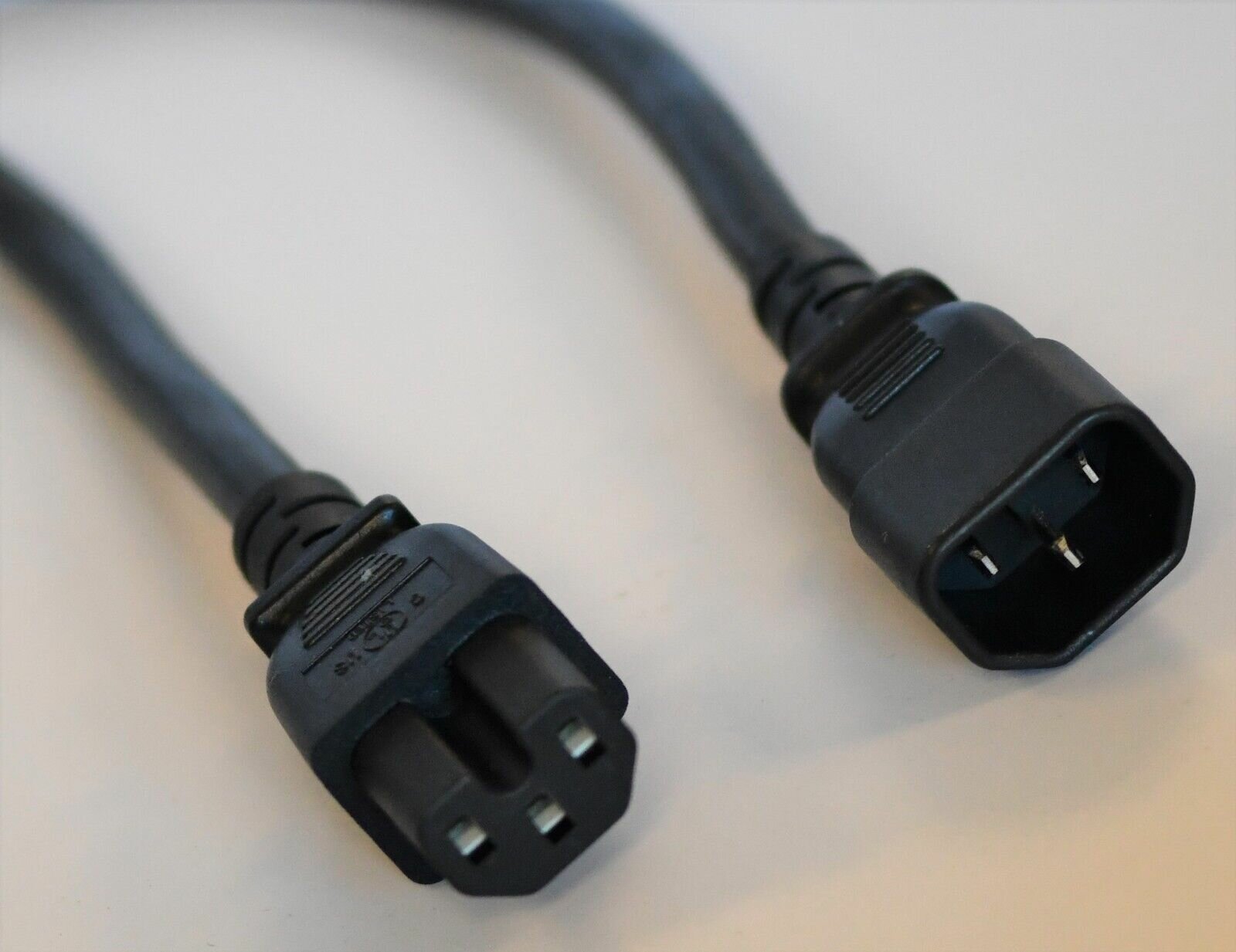 Кабель CISCO CAB-C15-CBN Cabinet Jumper Power Cord, 250 VAC 13A, C14-C15 Connectors — фото 1