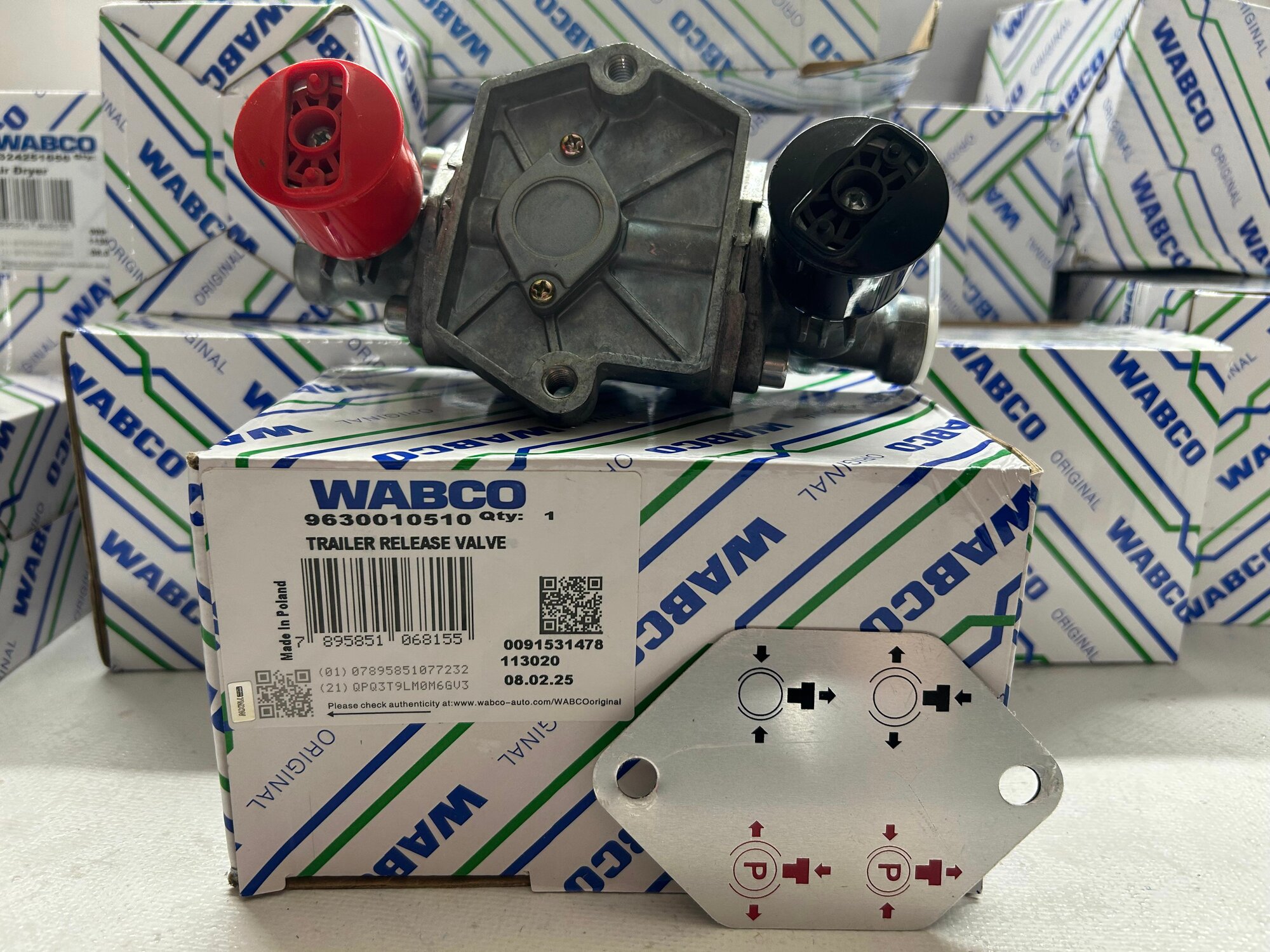 Клапан растормаживания прицепа 2 кнопки с обратным клапаном