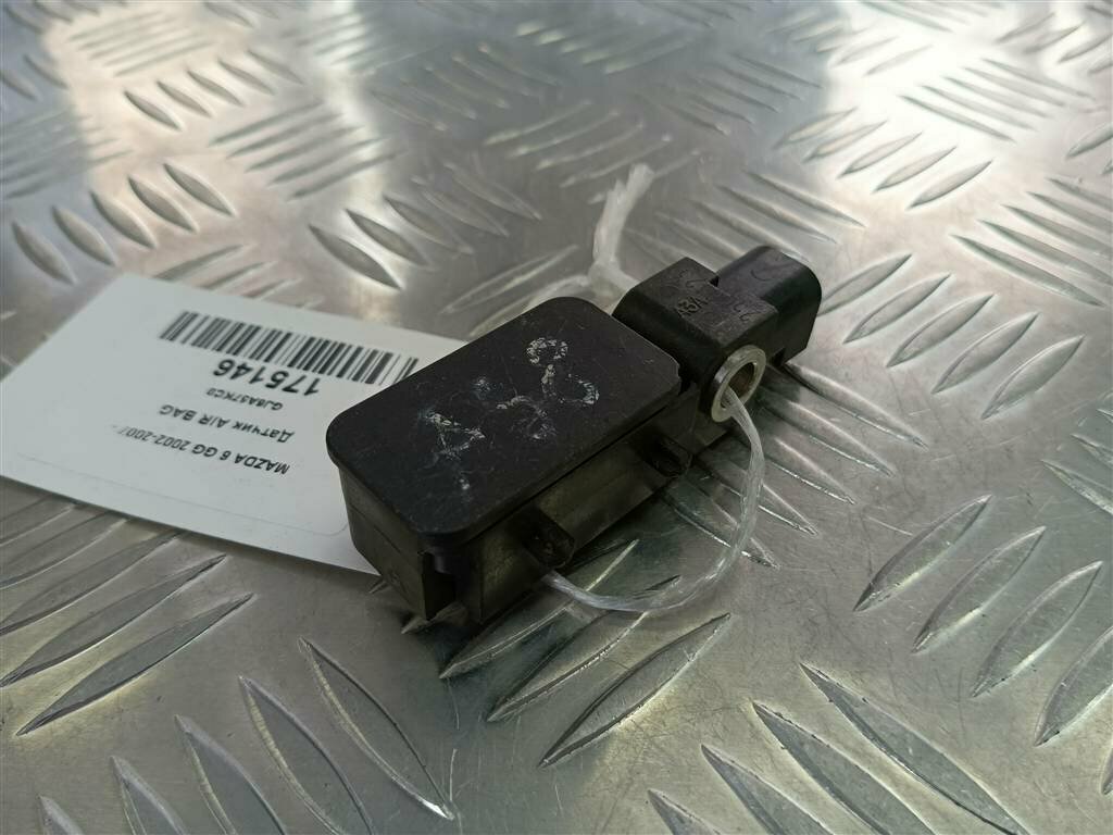 Датчик удара (AIR BAG) Б/У для MAZDA 6 GG рестайлинг (2005—2008) GJ6A57KC0