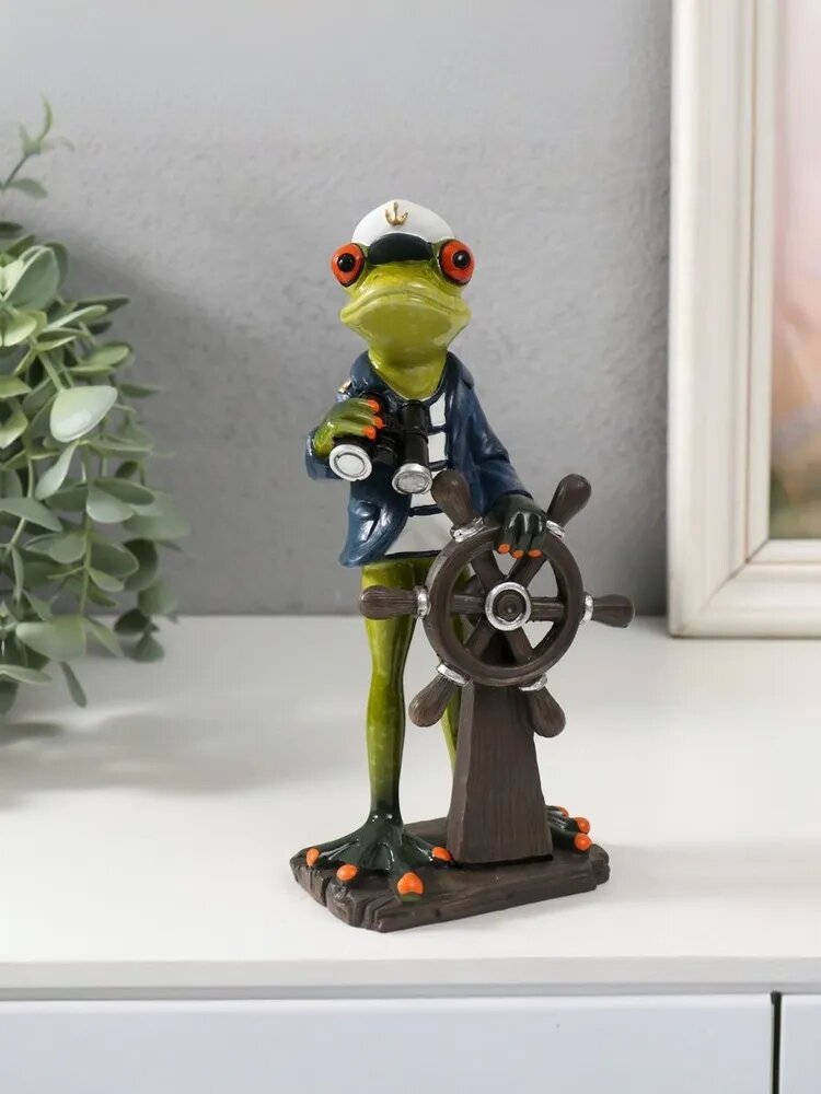 Декоративная фигурка «Капитан Лягушка за штурвалом», 9х6х18 см.