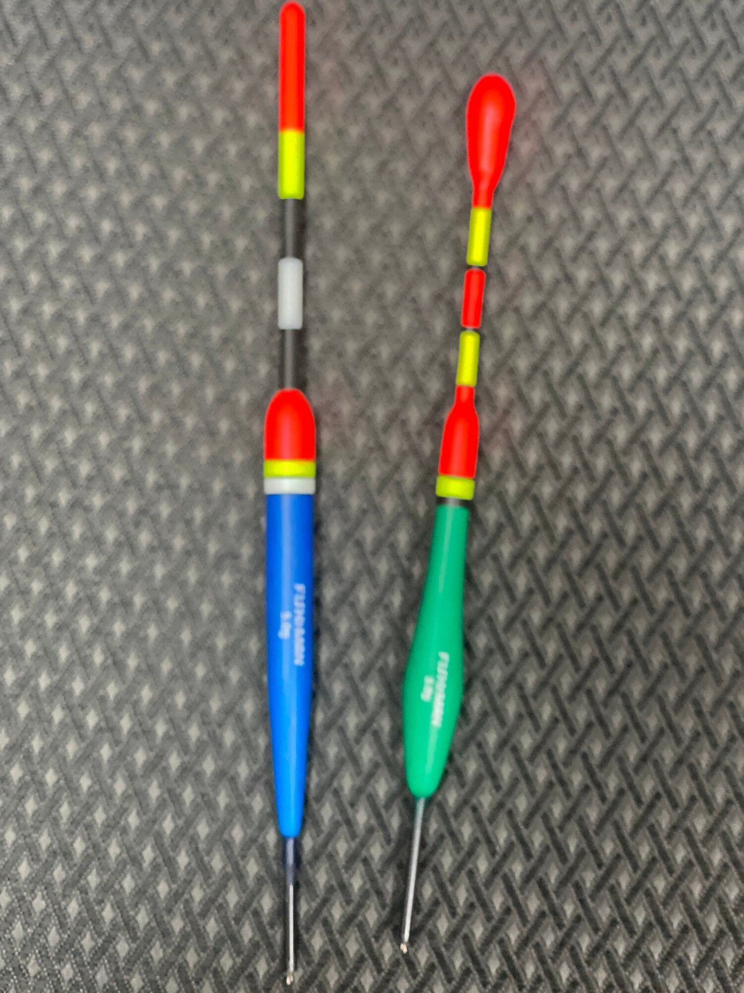 Поплавки FISHMAN (США) из бальсы, с яркой антенной, синий/зелёный, набор из 2 штук- 3.0g/5,0g.