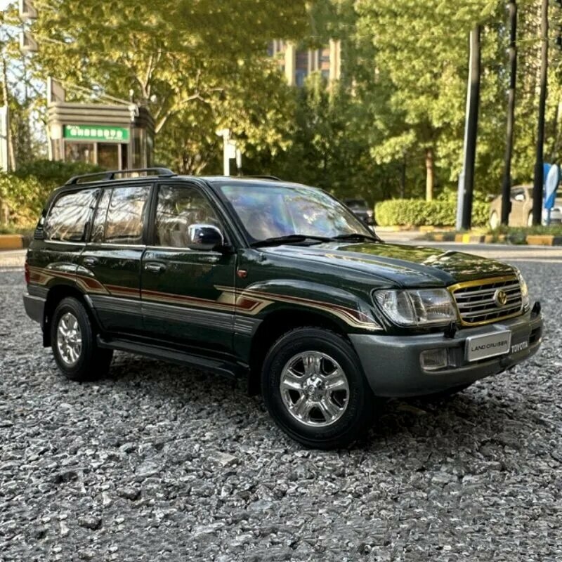 Оллекционные модели Автомобиль Тойота Лэндкрузер 4700 LC100 металлическая модель 1:18 Toyota Land Cruiser 4700 Cruiser LC100