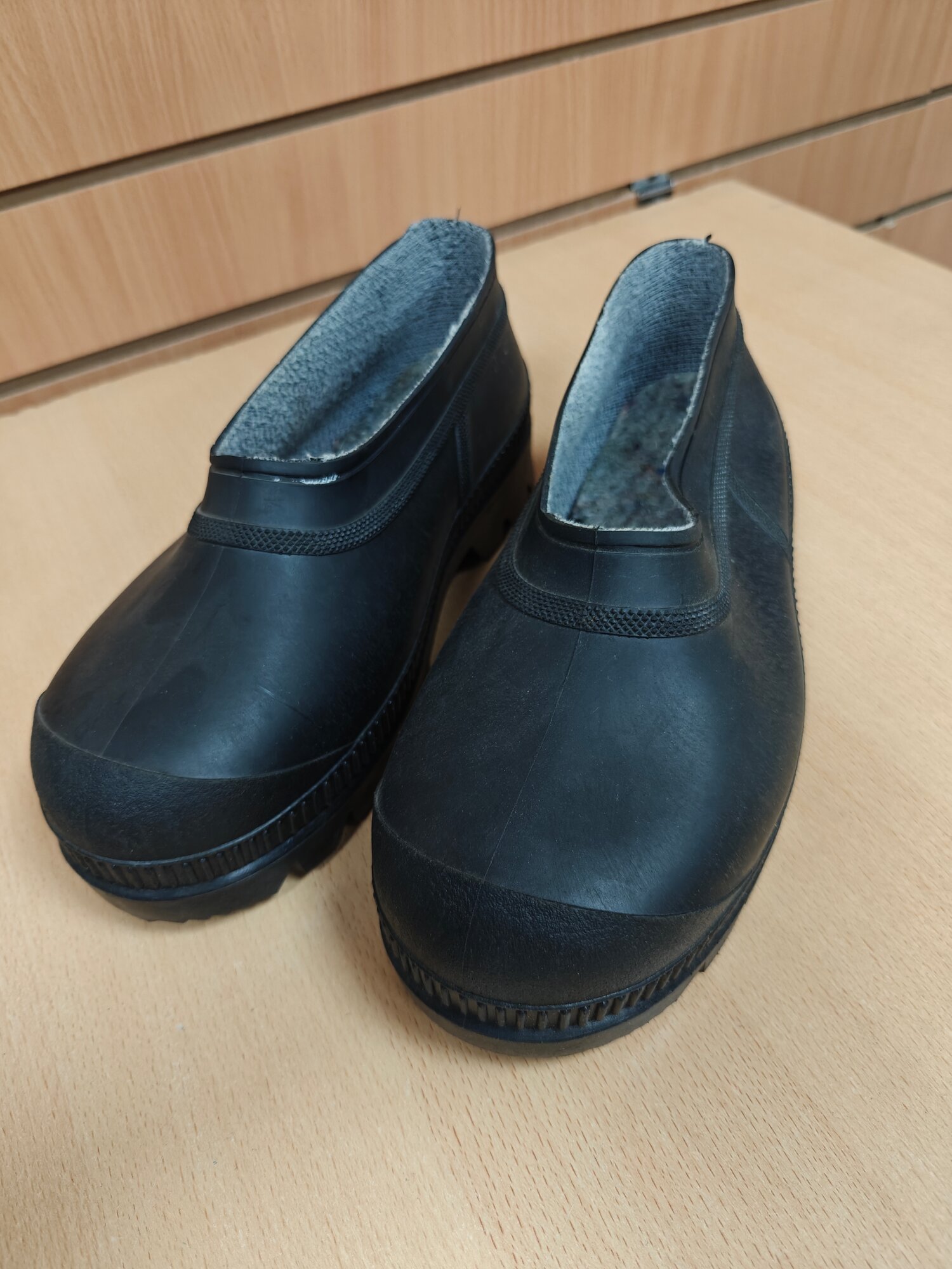 Галоши резиновые зимние на обувь с шипами против скольжения и войлочной стелькой