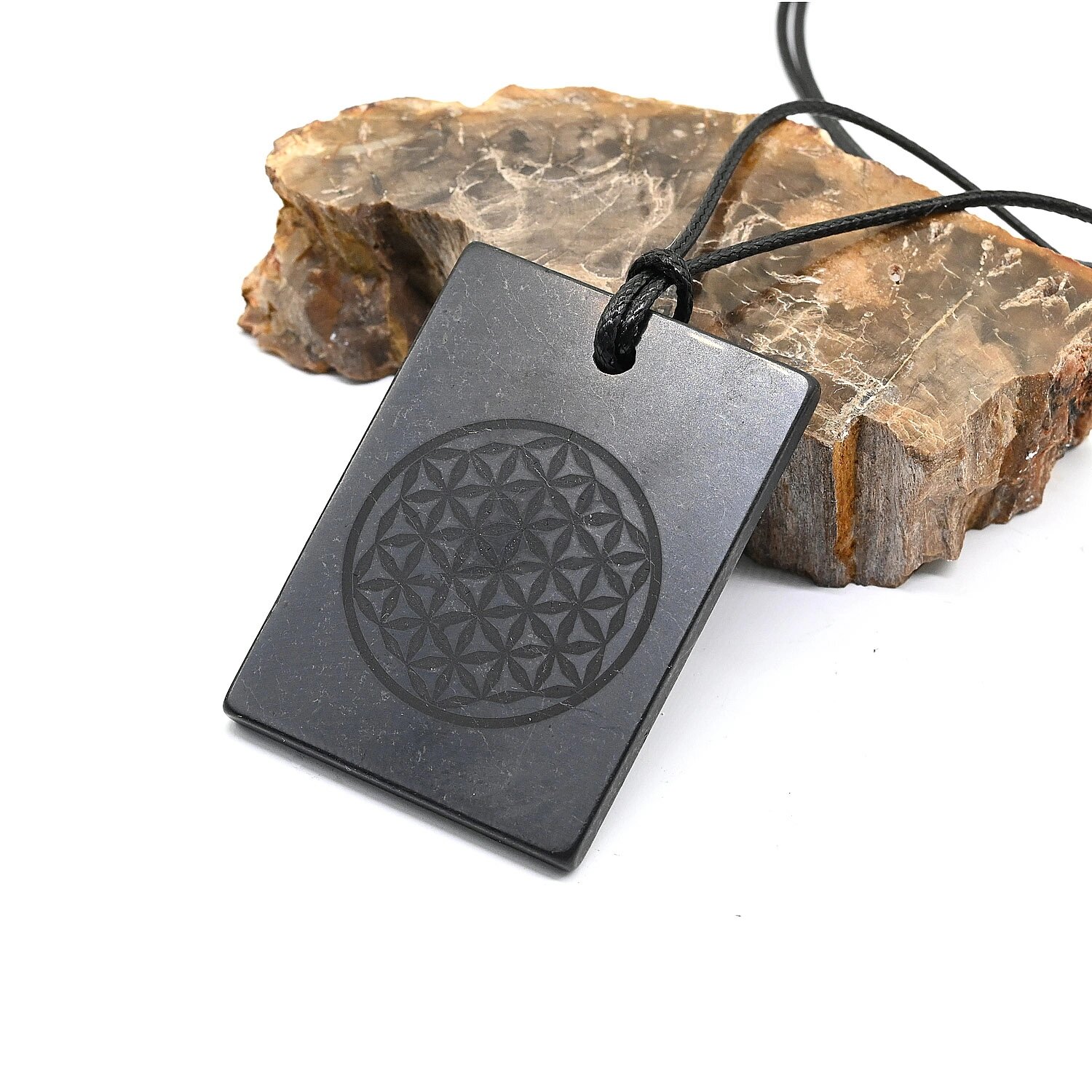 Подвеска, шунгит