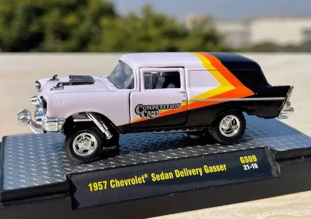 Модель машины Chevrolet American Muscle Car 1:64 коллекционная