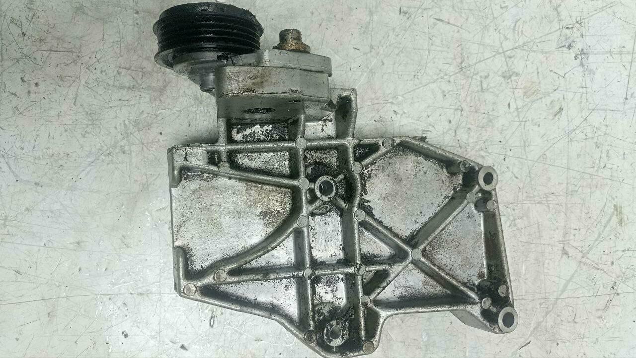 Кронштейн компрессора кондиционера Volkswagen Passat B5 1998 058260885