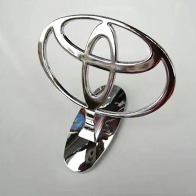 Эмблема на капот Toyota / Прицел на капот Toyota