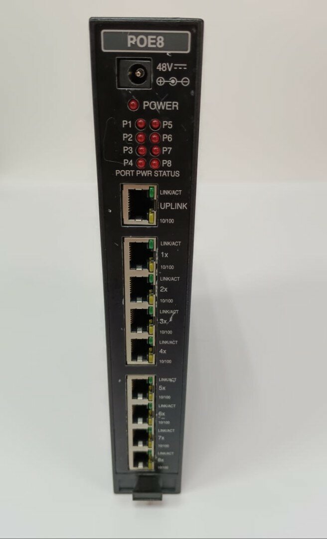 iPECS I300-POE8, 8-портовый свитч с PoE (подержанный)