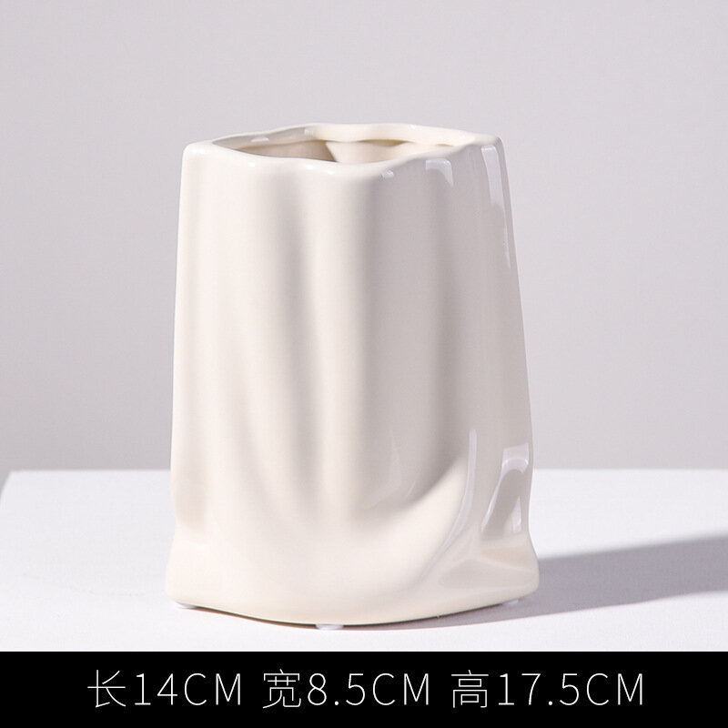 Керамические вазы, тканевые сумки, современные минималистичные композиции из свежих цветов, цветочные горшки, обеденные столы и тумбы под телевизор, декор для выставочных залов, предметы интерьера, украшения.