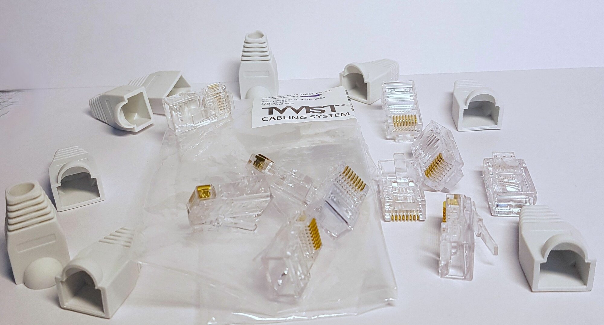 Набор Штекер (коннектор)8р8с (RG45) cat 5 медь Cu+Изолирующий колпачок (комплект 10шт.+10 шт.)