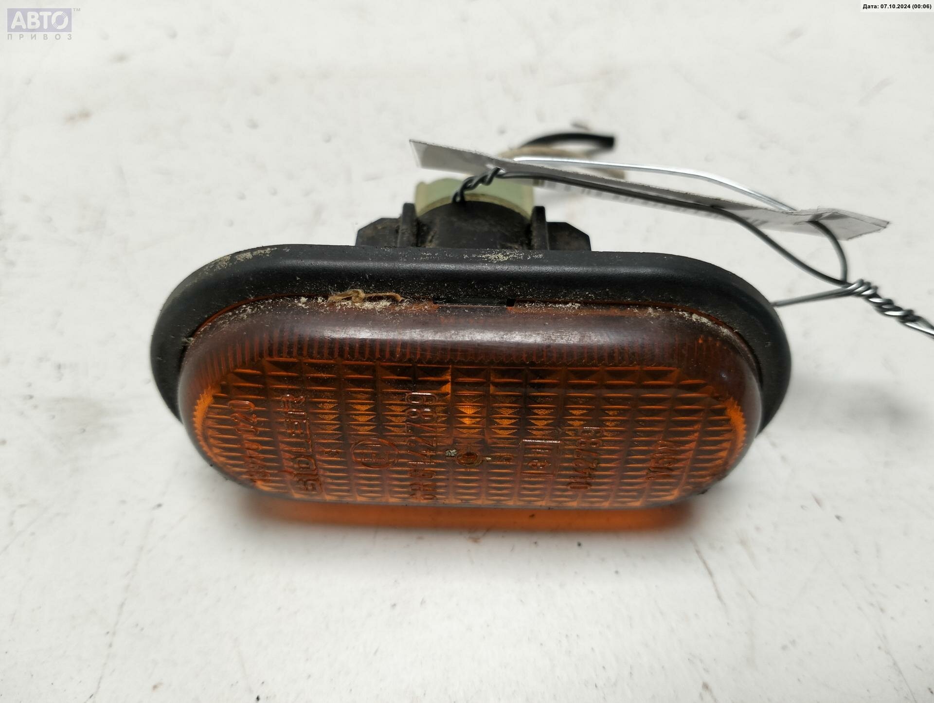 Повторитель поворота левый Renault Kangoo 1 (1998-2008)