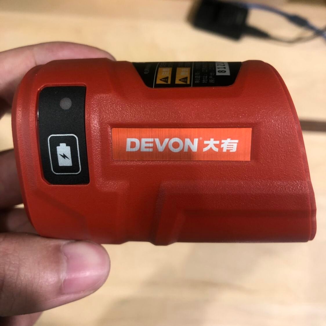USB-преобразователь электроинструмента с литиевой батареей DEVON 12V