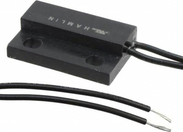 Датчик LITTELFUSE 59140-010 Геркон Дальность 10,4мм Pкоммут 10Вт 23x14x6мм 0,5А 1 шт