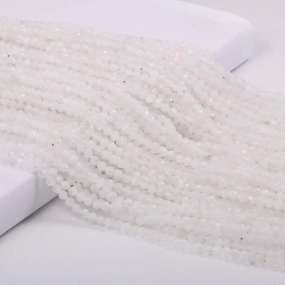 Бусины белые White moonlight 2 мм