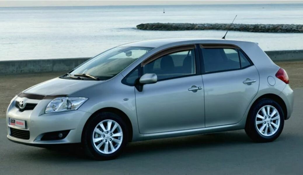 Дефлекторы окон (ветровики) Toyota Auris 2006-2012г