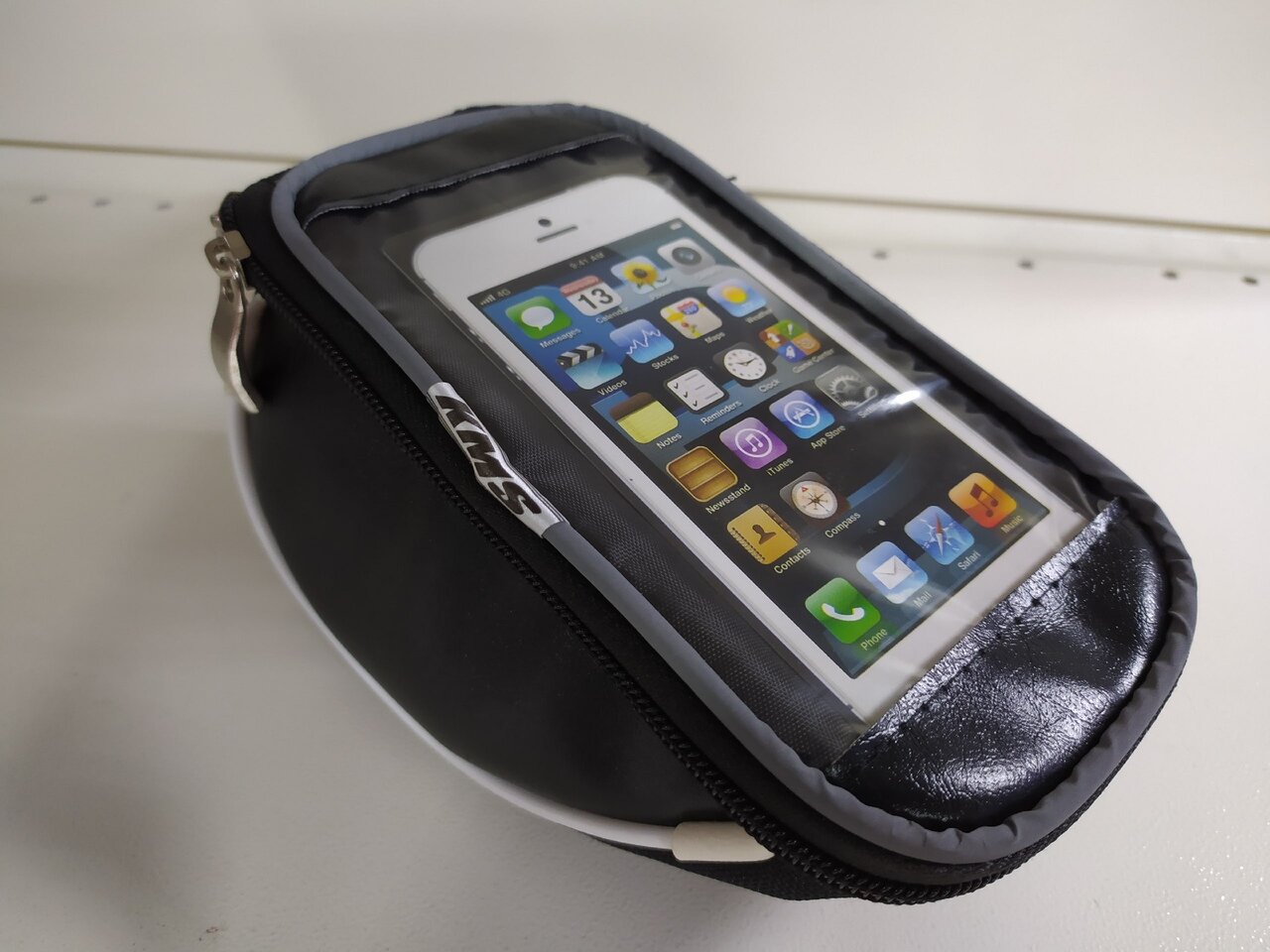 Бардачок для телефона KMS, крепление на руль, черный, водонепроницаемый