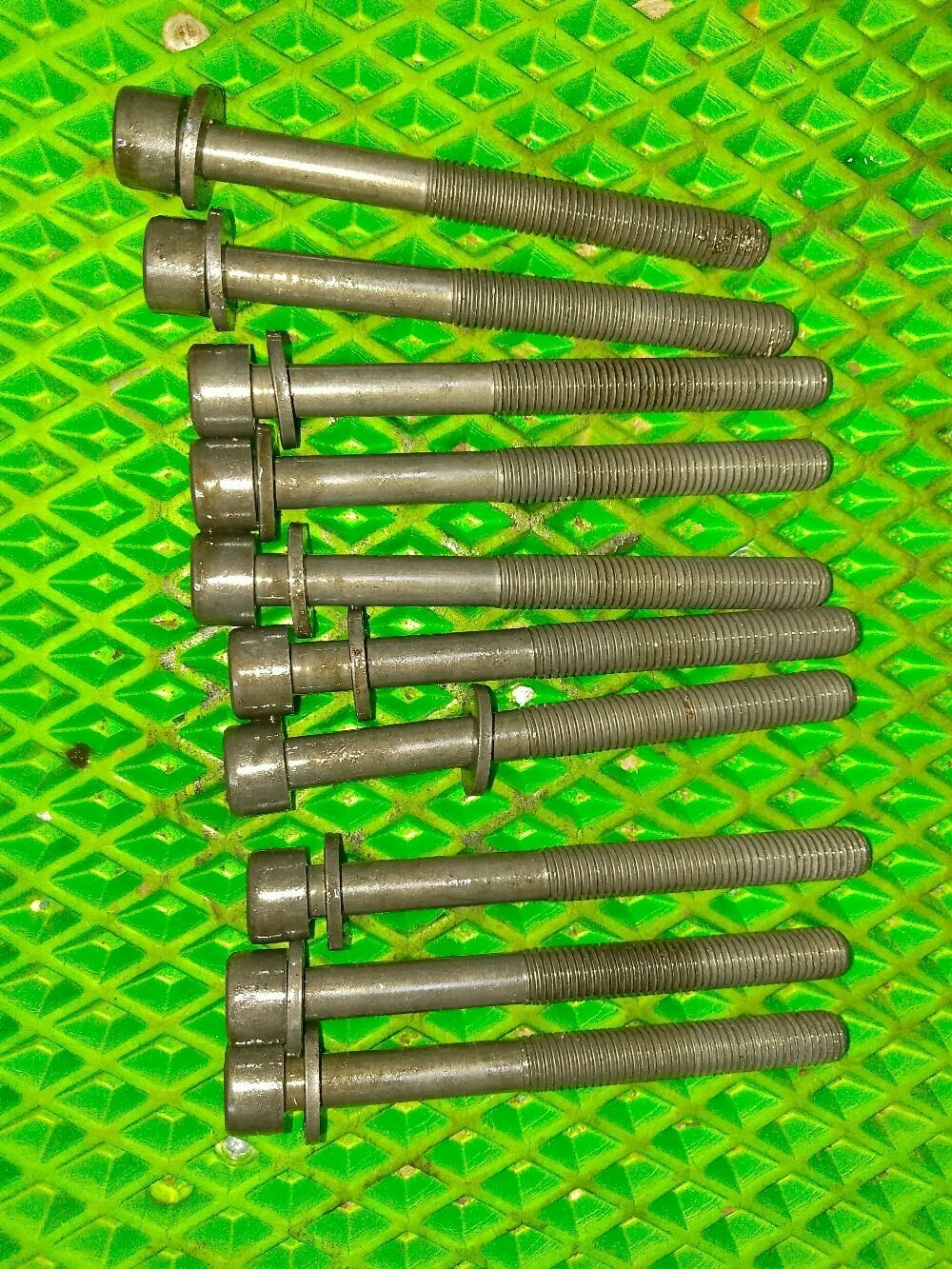 болты гбц 10 шт QR20DE 11056AR000