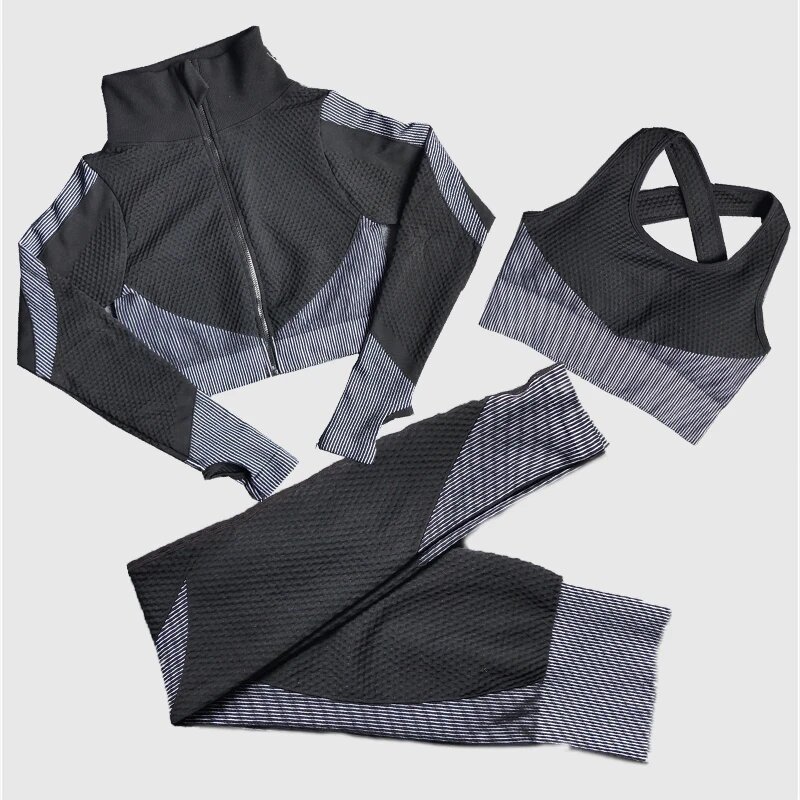 Костюм спортивный