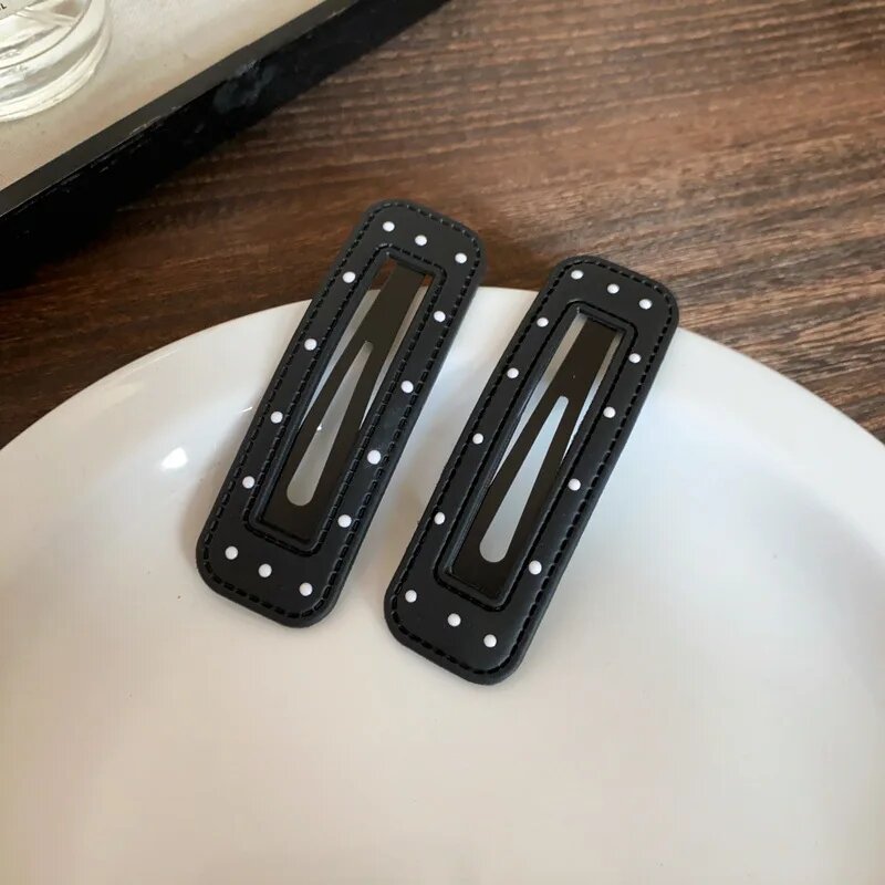Черно-белые кожаные заколки BB 2 шт. D