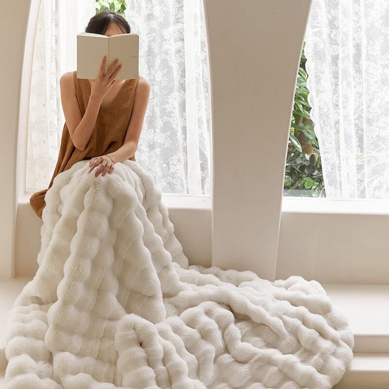 Плед 220х240 комплект с наволочками и простыней меховой на кровать на диван шуба мягкий не электризуется белый