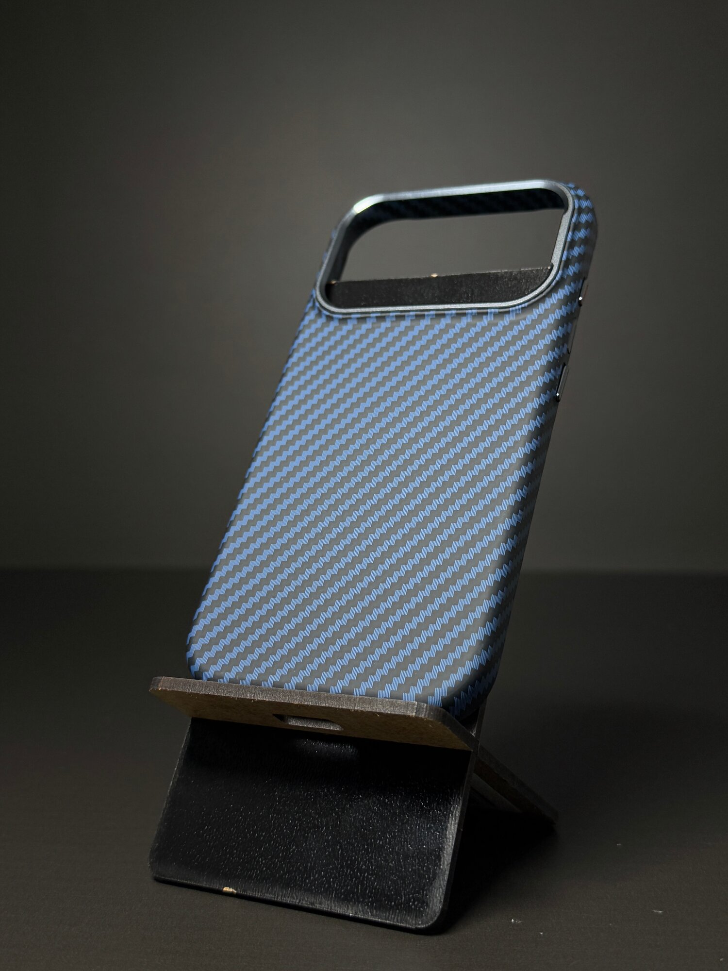 Чехол Айфон 17 Про / чехол iPhone 17 Pro с MagSafe LUXO Life+, классический синий, карбоновый