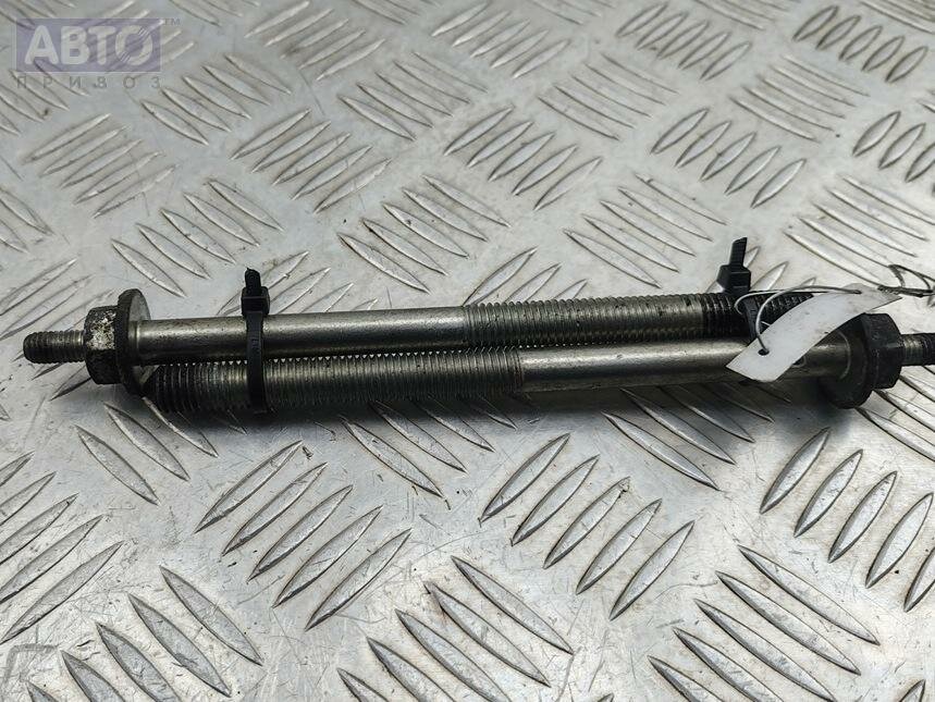 Болт крепления Volkswagen Passat B6