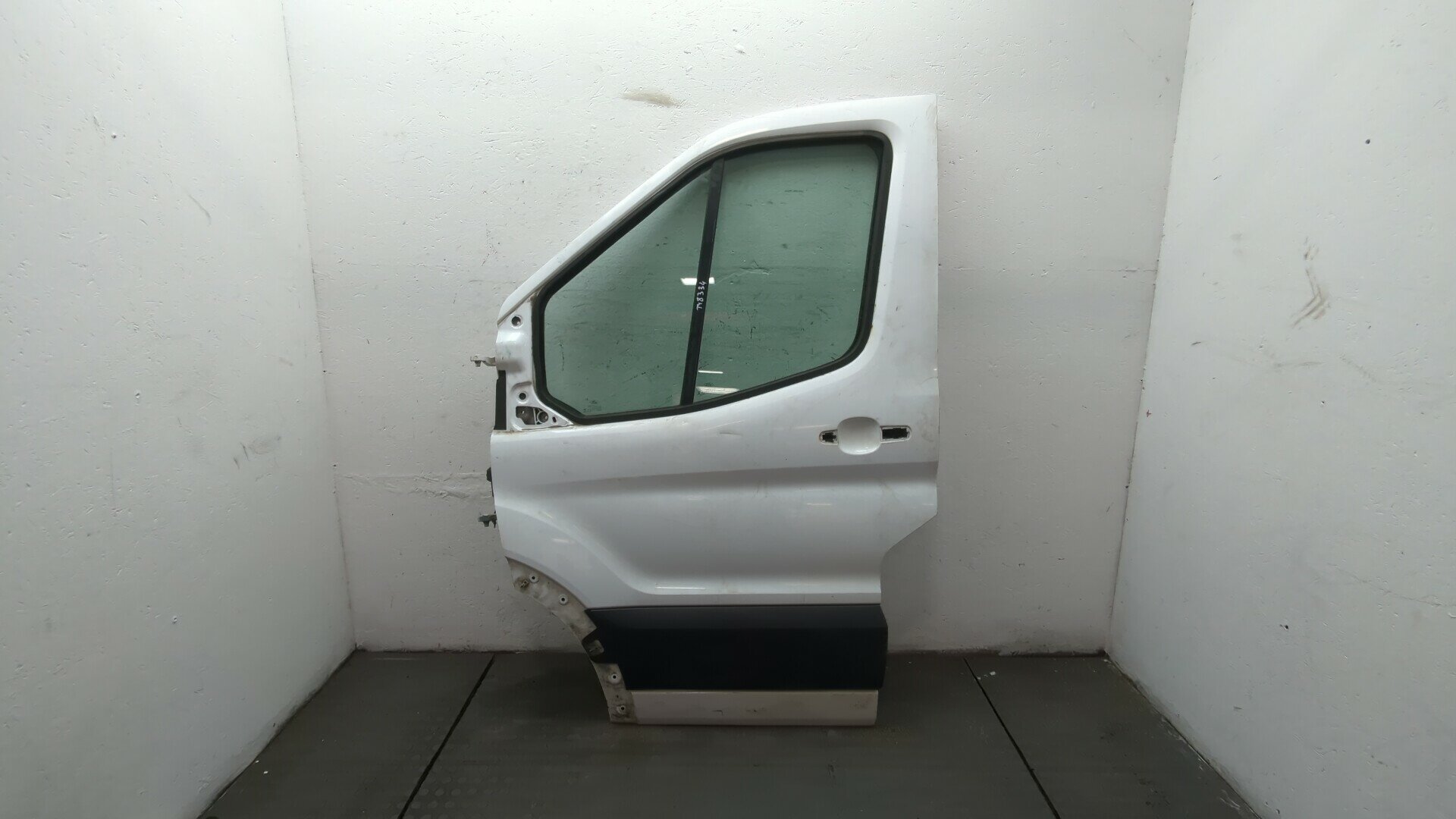 Дверь боковая (легковая) левая передняя Ford Transit Б/У