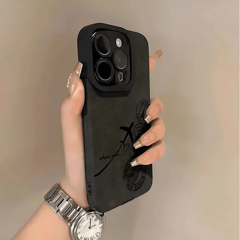 Черный чехол для iPhone 17 Pro Max с рисунком самолета