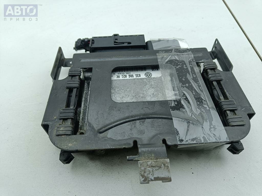 Блок управления двигателем (ДВС) Volkswagen Passat B6